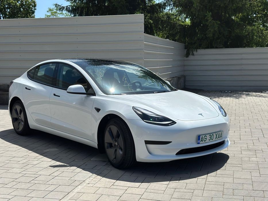 Tesla Model 3 nou nouța 200km rulati Valea Muscelului • OLX.ro