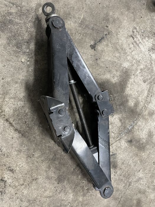 Coarba / cheie roti + cric Peugeot 407 Transporter vito dubita Pitesti ...