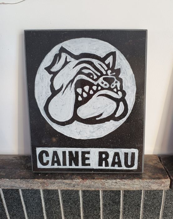 Semn "Câine Rău” din GRANIT, gravat manual Brasov • OLX.ro