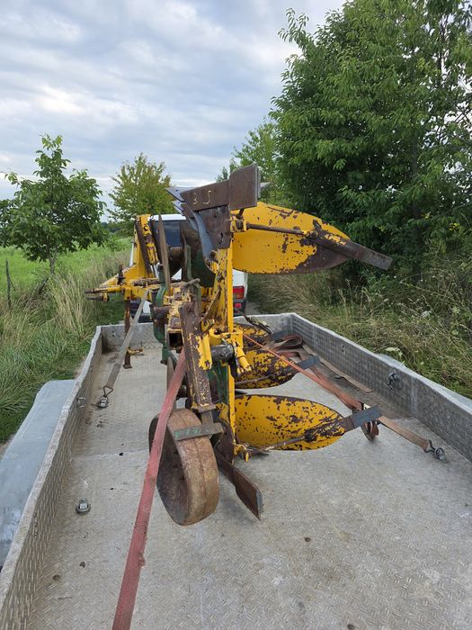 Plug reversibil hidraulic 3 brazde brazdare cormane Agapia • OLX.ro