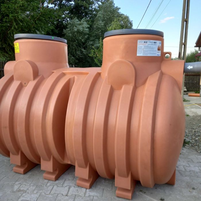 Vand fosa septica bicamerala Valrom, 3500l, in perfecta stare. Bran ...