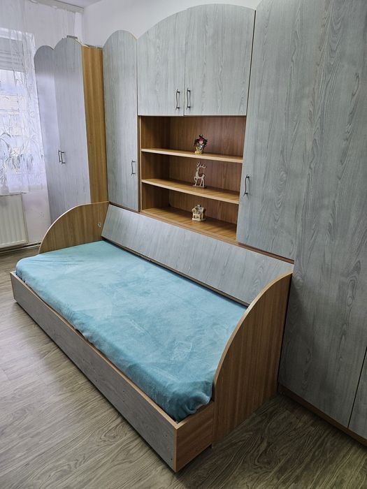 Urgent! Ocazie, mobila dormitor tineret cu pat și saltea 1,40/2m Baia ...