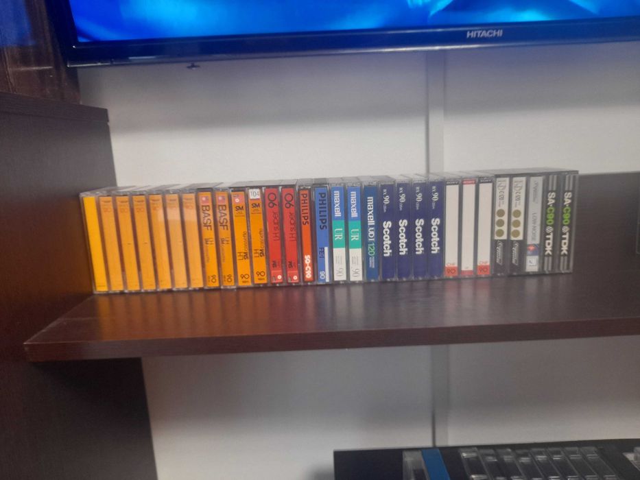 Loturi 30 casete audio chrome si normale Bacau • OLX.ro
