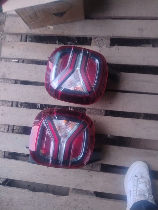 Stopuri spate Dacia Duster 2 -2022-2024 Bucuresti Sectorul 2 • OLX.ro