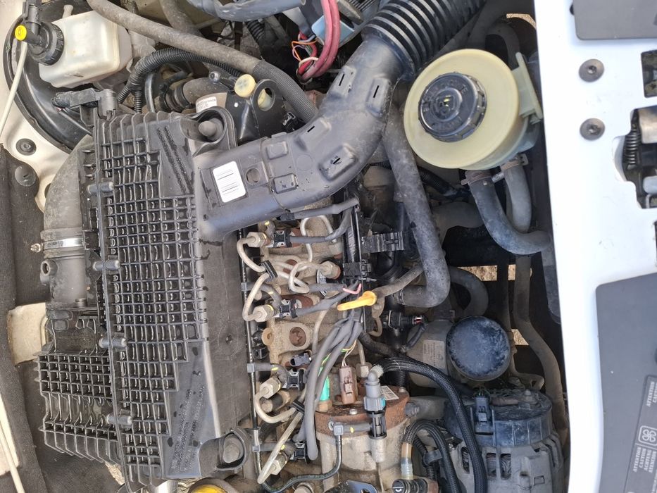 Logan 2006 1.5 TDI Lazaret • OLX.ro