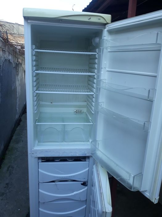 Frigider arctic combina frigorifica Whirpool zanussi Bucuresti Sectorul ...