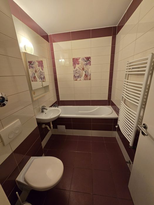 Garsoniera de inchiriat cu gradina si parcare Avantgarden Bartolomeu ...