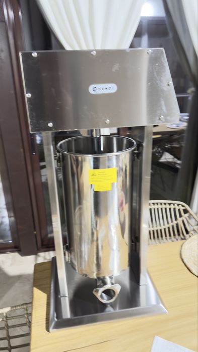 Carnatar / sprit / aparat de umplut carnat profesional electric 15 L ...
