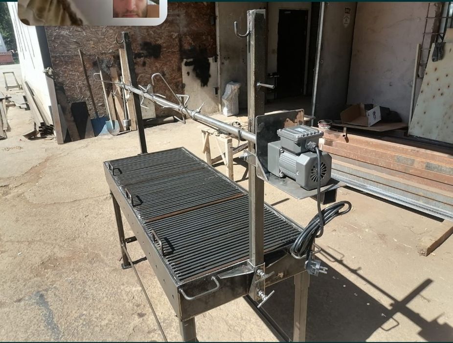 Rotisor cu grătar pentru diferite evenimente Predesti • OLX.ro