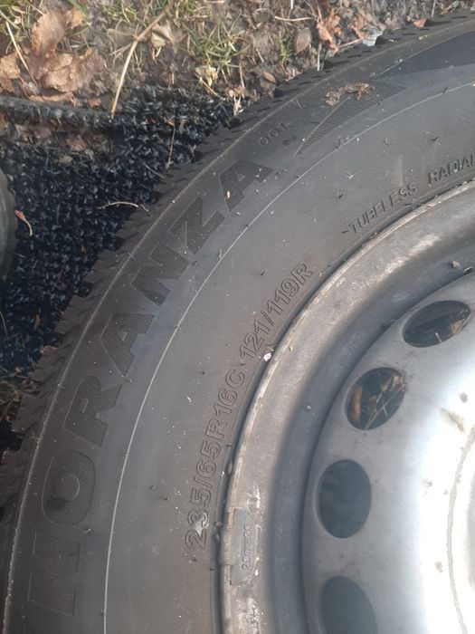 Jante Mercedes sprinter, anvelope iarna 235/65/16C Pitesti • OLX.ro