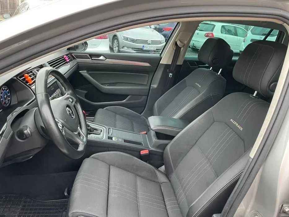 Volkswagen Passat B8 AllTrack R-Line 190CP / DSG / Virtual Cockpit ...
