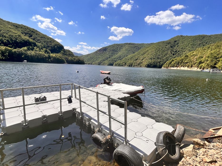 Ponton plutitor din cuburi 50x50x40 furnizam orice dimensiuni Giroc ...