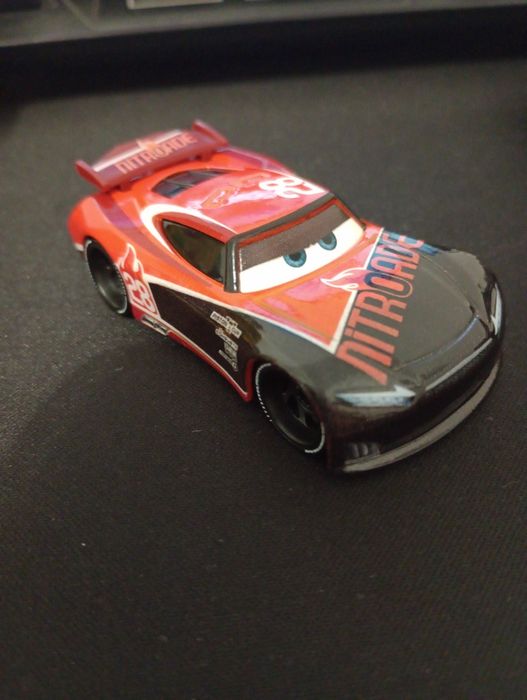 Dau la schimb mașinuță Disney cars Timisoara • OLX.ro