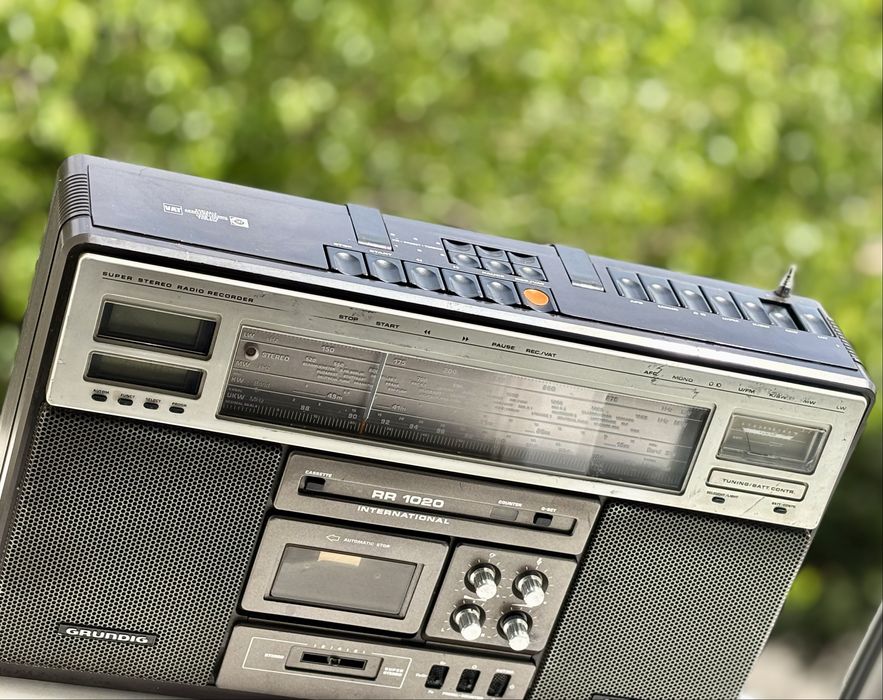 Radio Casetofon Grundig RR 1020 Vintage Bucuresti Sectorul 2 • OLX.ro