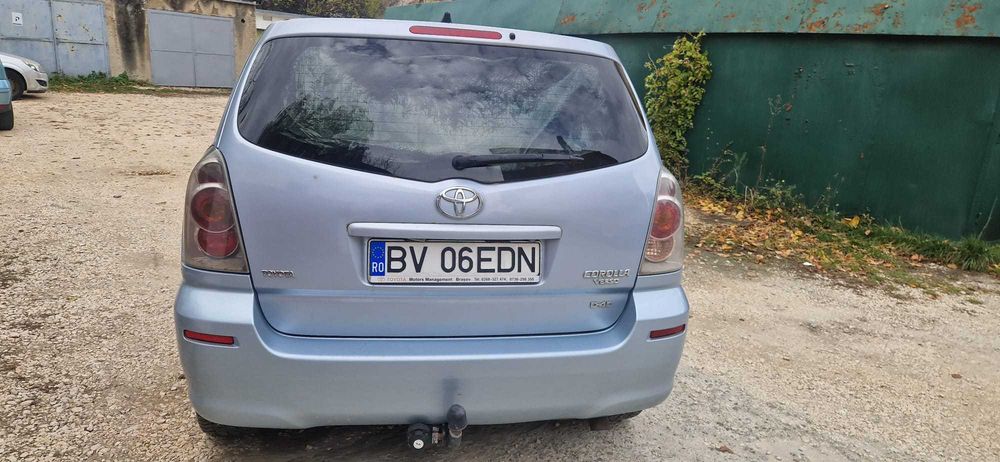 Toyota Corolla Verso cu 7 Locuri Brasov • OLX.ro