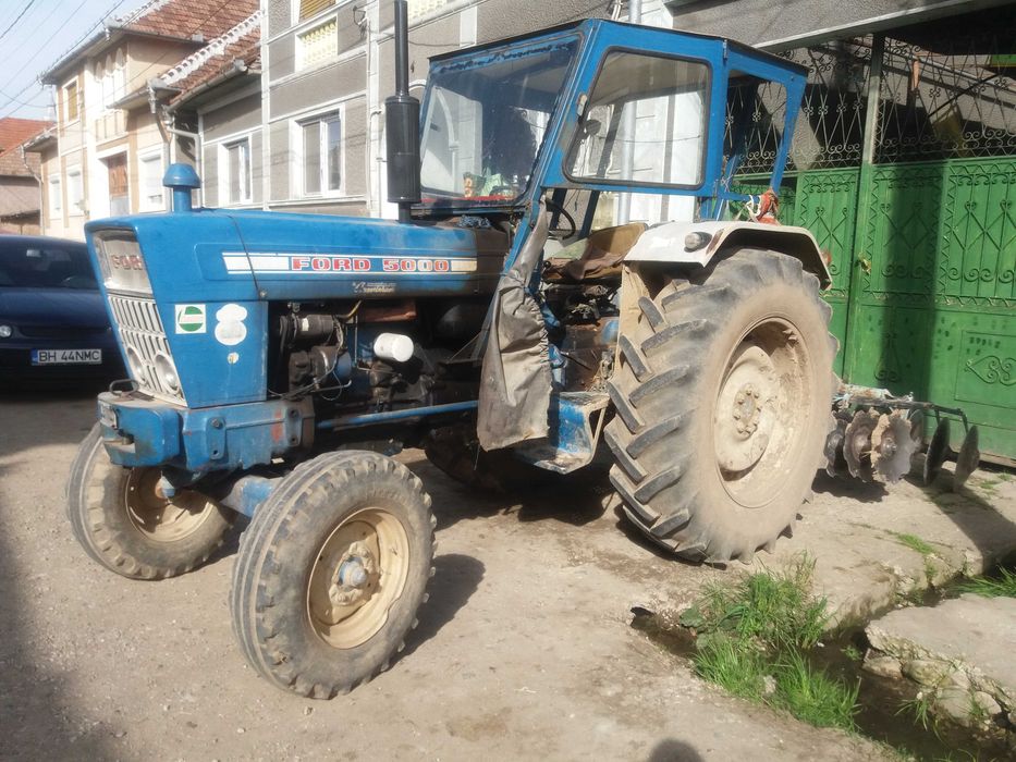 Tractor FORD 5000 Seghiste • OLX.ro