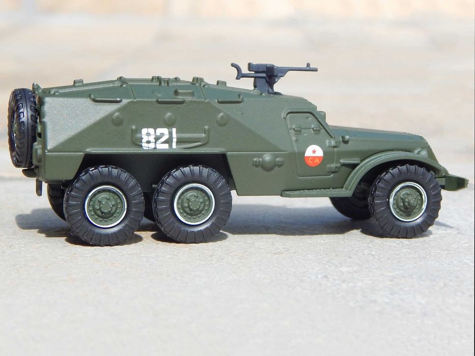 Macheta masina blindata transport sovietica BTR-152 1950 scara 1:72 ...