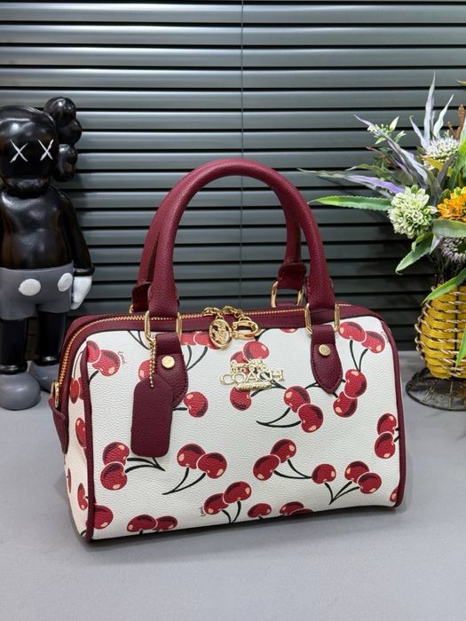 Geanta Coach Noua !!! Dimensiuni 26/19 !!! Bucuresti Sectorul 4 • OLX.ro