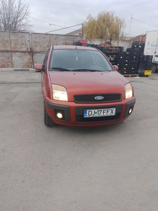 Proprietar vand masina Ford Fusion 49000km Craiova • OLX.ro