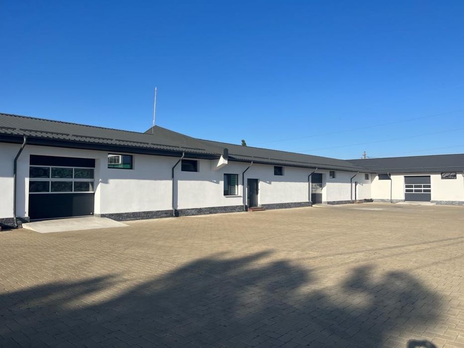 Inchiriez Hala/Depozit /500 mp /cantar 60 t Roman • OLX.ro