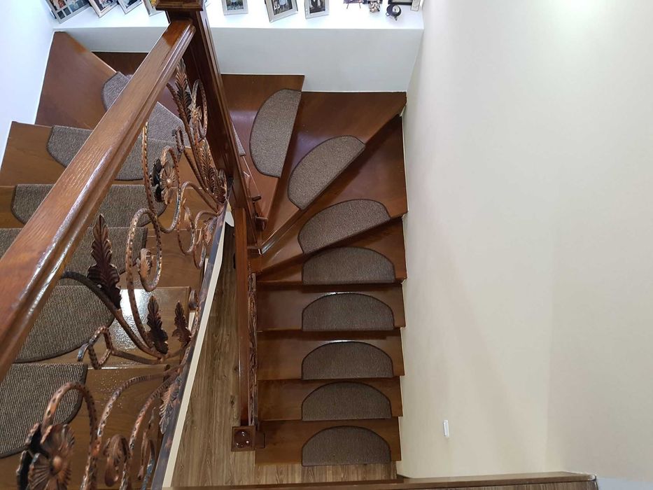 Trepte lemn masiv Stejar/Frasin contra trepte scara lemn Bucuresti ...