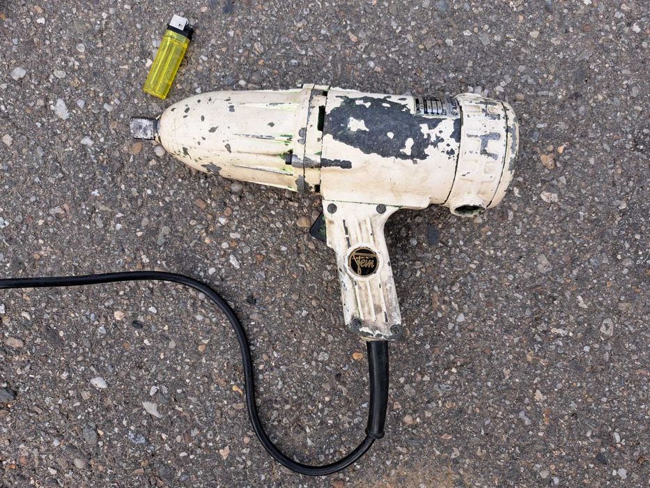 Pistol de impact electric la 220 v-de tractoare,tiruri,camioane,auto ...