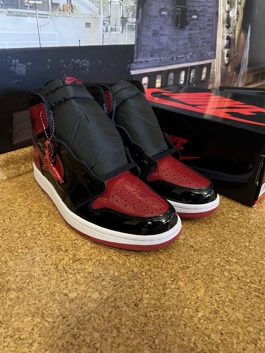 Air Jordan 1 Retro High OG "Bred Patent" sneakers Pitesti • OLX.ro