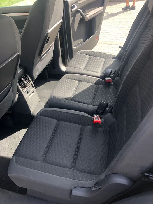 VW Touran Negociabil 1.9 /5 locuri Oradea • OLX.ro