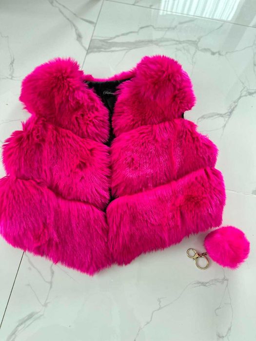 Дамски пухен къс елек + два подаръка рокля на MANGO и пухкав ключодър гр. Варна Възраждане 1 ...