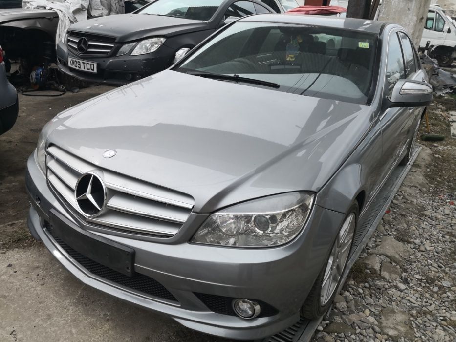 PACHET AMG C220 C CLASS W204 bara fata AMG bara spate AMG c220 w204 Bucuresti Sectorul 1 • OLX.ro