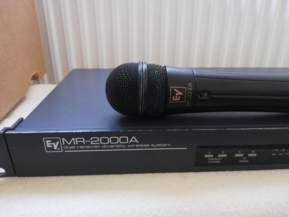 Mixer behringer eurodesk mx 8000, eurorack ub 1830 fx pro, ultratone k ...