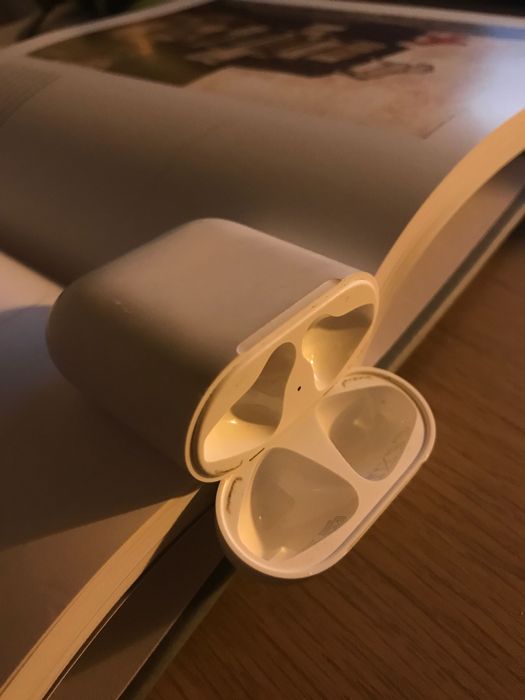 Air pods box (generation 1) no air pods Bucuresti Sectorul 1 • OLX.ro