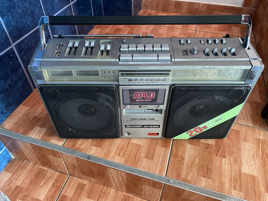 Radio casetofon sharp gf 9494 Bucuresti Sectorul 5 • OLX.ro