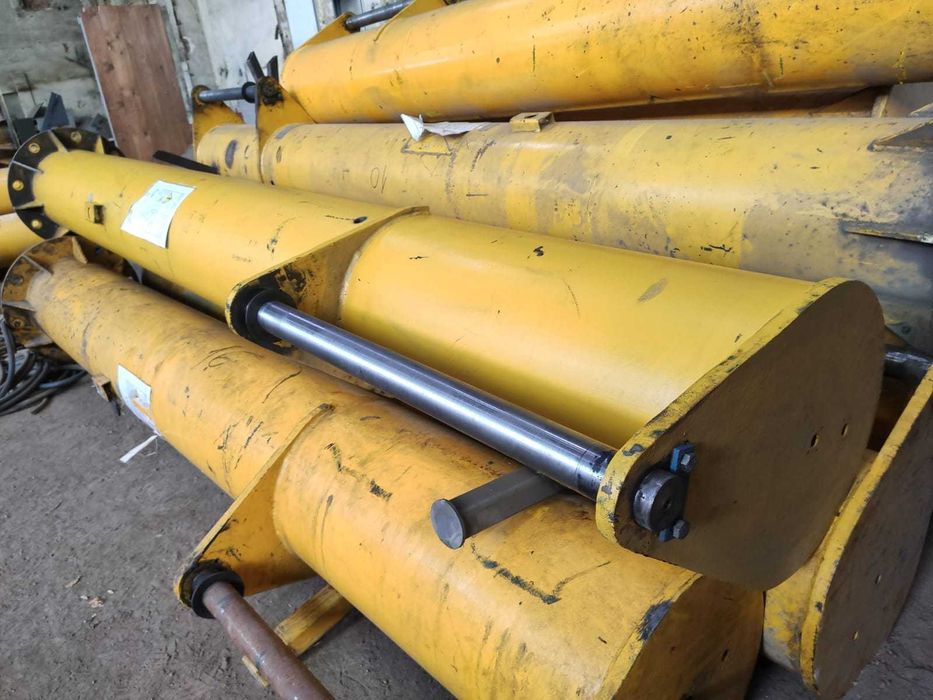 Macarale pivotante Demag, Elmas, Terex - 500kg Bacau • OLX.ro