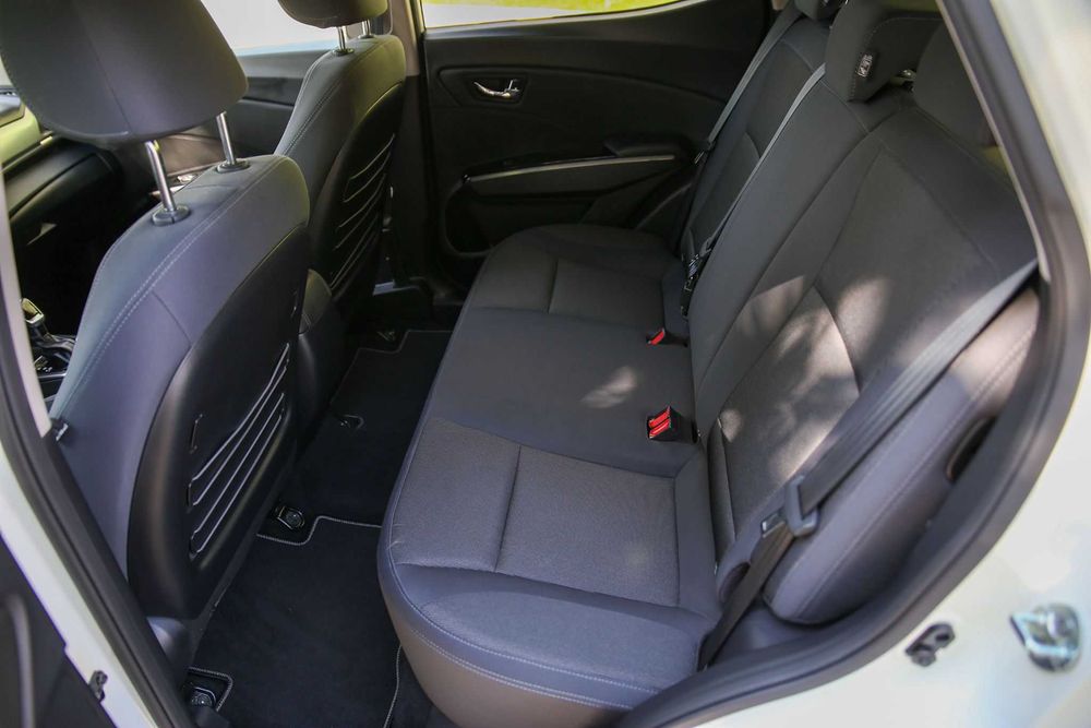 Vand auto SsangYong - model TIVOLI X150 DLX 1.5 GDI163HPFWDA6 Titu • OLX.ro