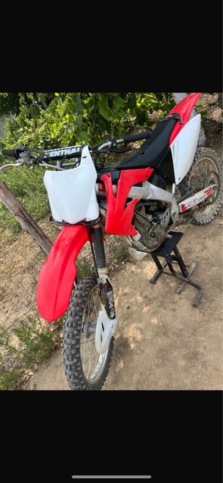 Honda crf 250 cc Sendreni • OLX.ro