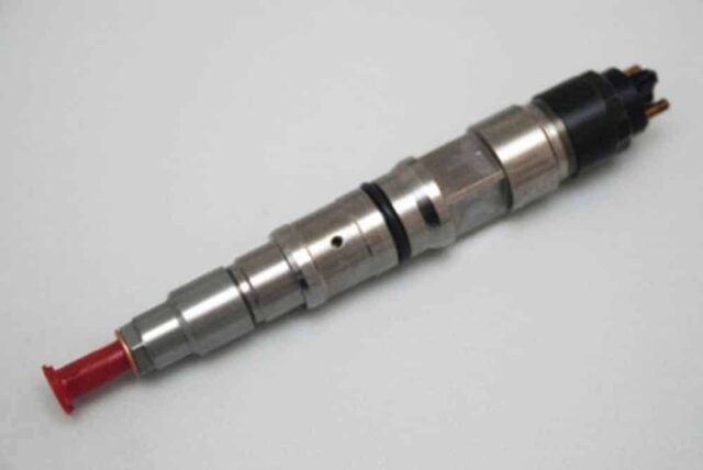 Injector pentru motor deutz tcd 2.9 l4 Arad • OLX.ro
