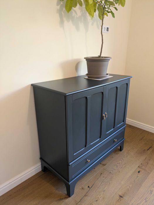 Comoda Ikea verde, cu detalii aurii Feleacu • OLX.ro