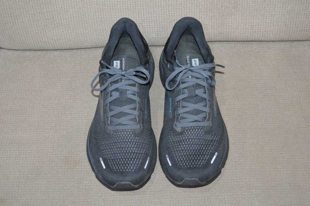 Adidasi alergare BROOKS Adrenaline GTS 22 nr. 45 Sebis • OLX.ro