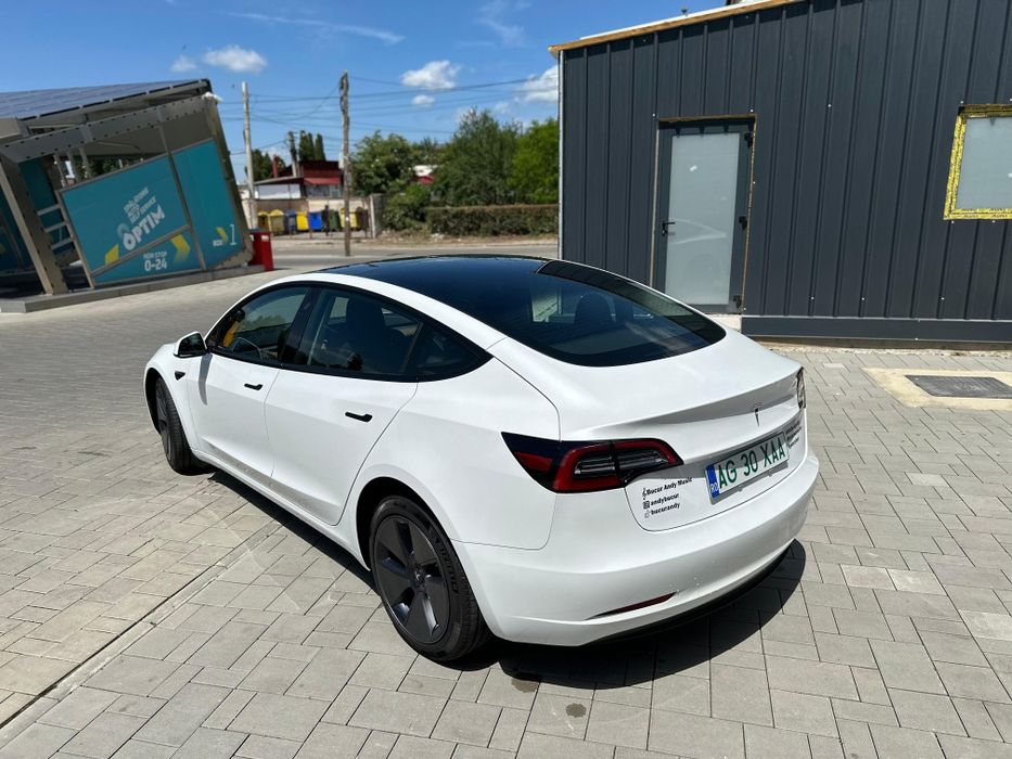 Tesla Model 3 nou nouța 200km rulati Valea Muscelului • OLX.ro