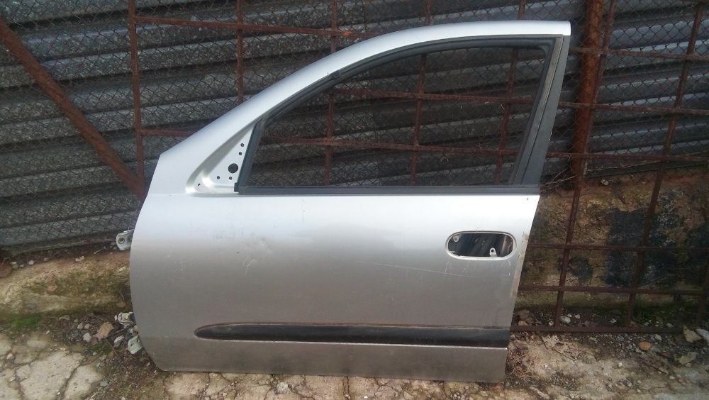 Предна лява врата врати Нисан Алмера н16 Nissan Almera N16 гр