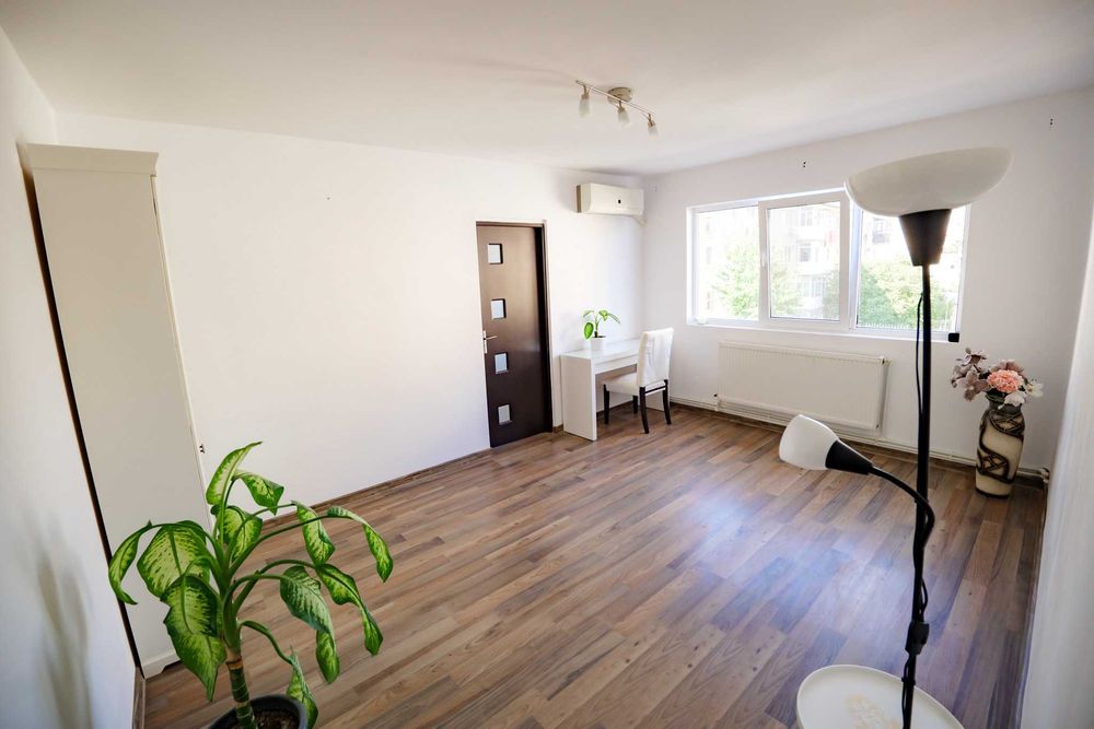 Apartament 3 camere renovat total 2020 Targoviste • OLX.ro