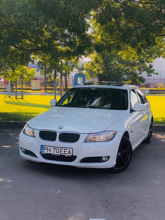 BMW Seria 3 E90 Facelift LCI Rosu • OLX.ro