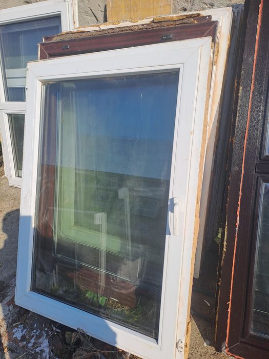 Geamuri termopan lati98 înălți 137 si 166înalt/137lat Arad • OLX.ro