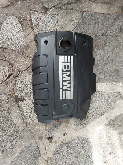 Капак върху двигател БМВ Е81 Е87 Е90 Е91 / BMW E81 E87 E90 E91 гр. София Княжево • OLX.bg
