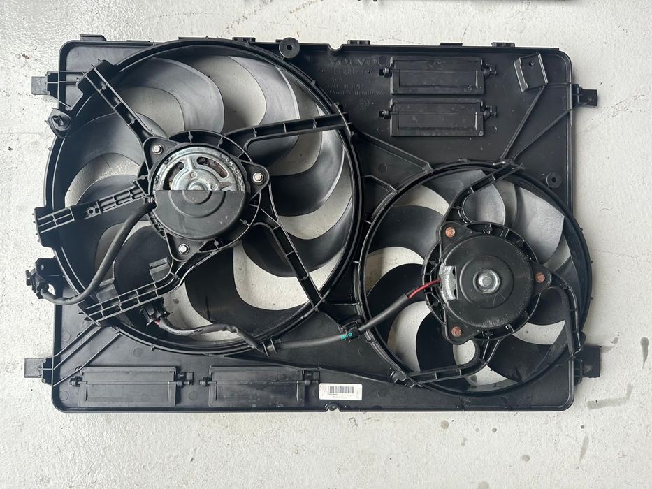 Ventilator electroventilator Volvo XC60 XC70 V70 S80 31338823 Baia • OLX.ro