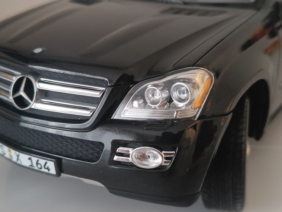 Mercedes GL Minichamps 1:18 гр. Бургас Възраждане • OLX.bg