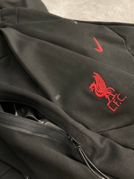 Trening Nike Tech Liverpool LFC Bucuresti Sectorul 2 • OLX.ro