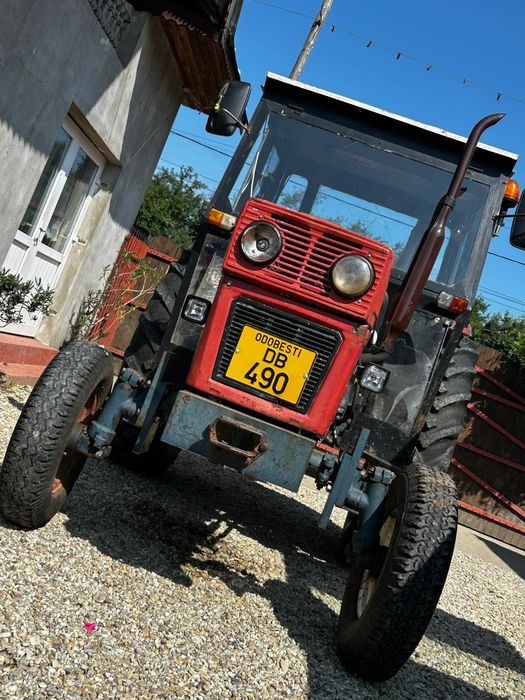 Vând tractor universal 640 Crovu • OLX.ro