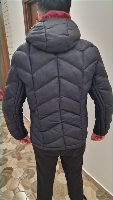 Geaca groasa Moncler marimea M ca noua primita cadou Arad • OLX.ro